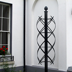 Garden Obelisks - Rose Pillars - Tutuers
