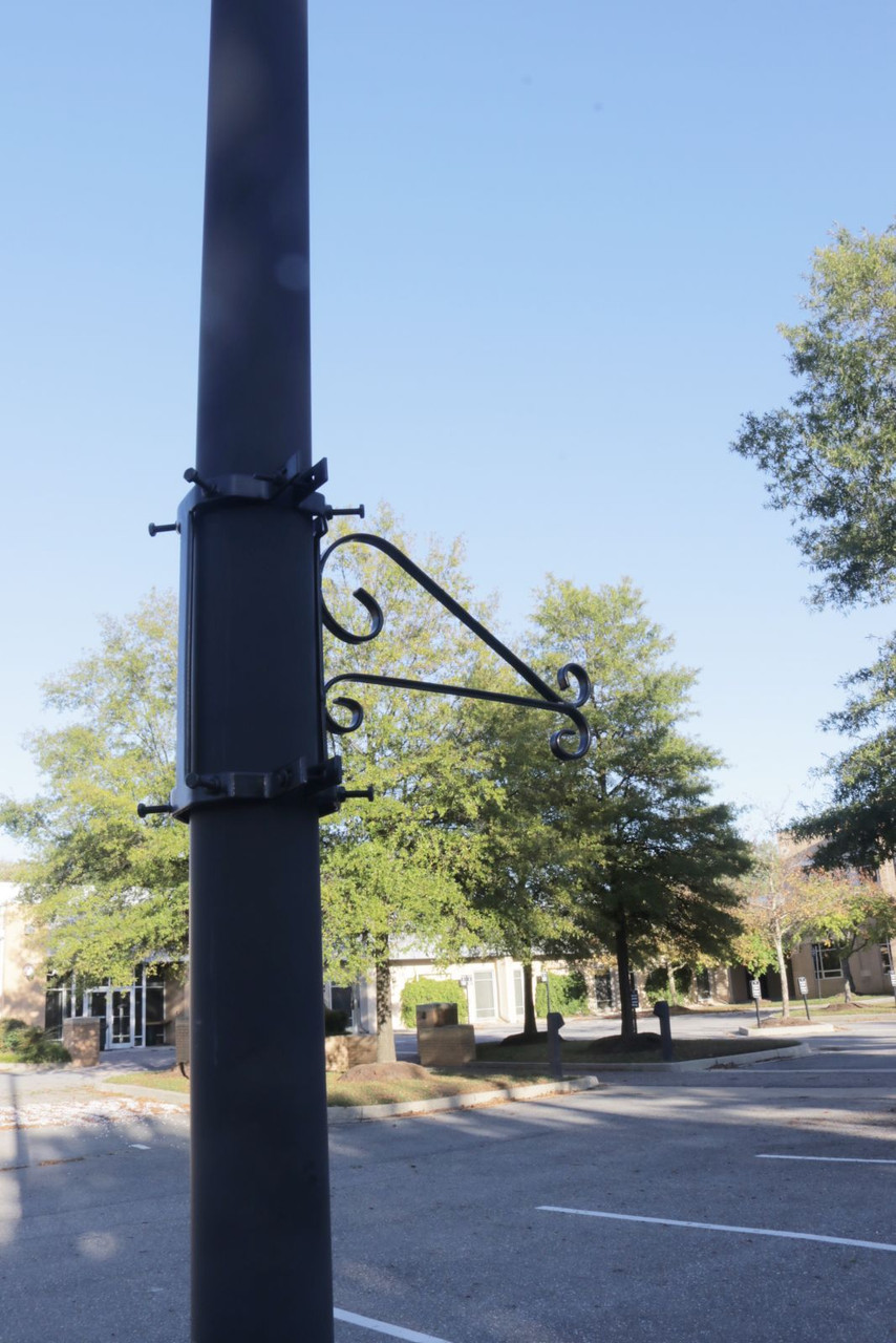 Commercial Lamppost Bracket - Single or Double Style for 5-7" diameter ...
