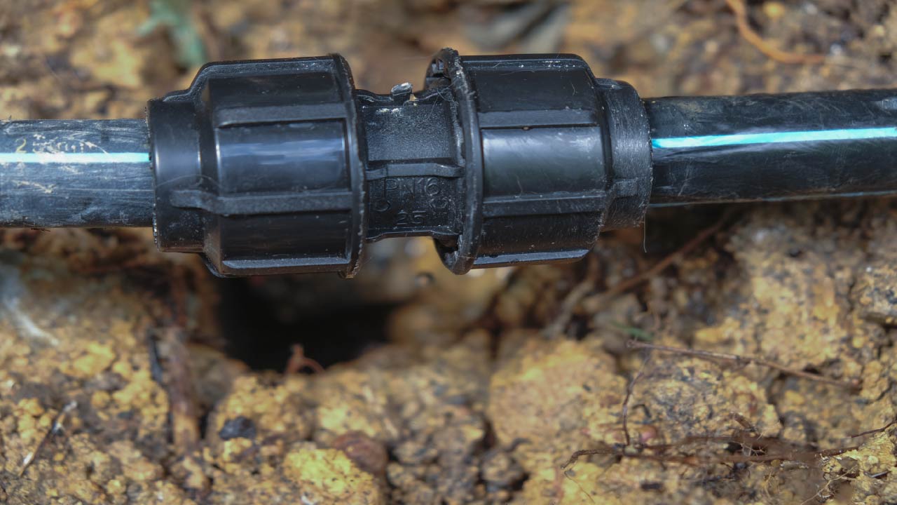 Drip Irrigation Tubing: How to Prevent Kinks and How to Fix Them ...