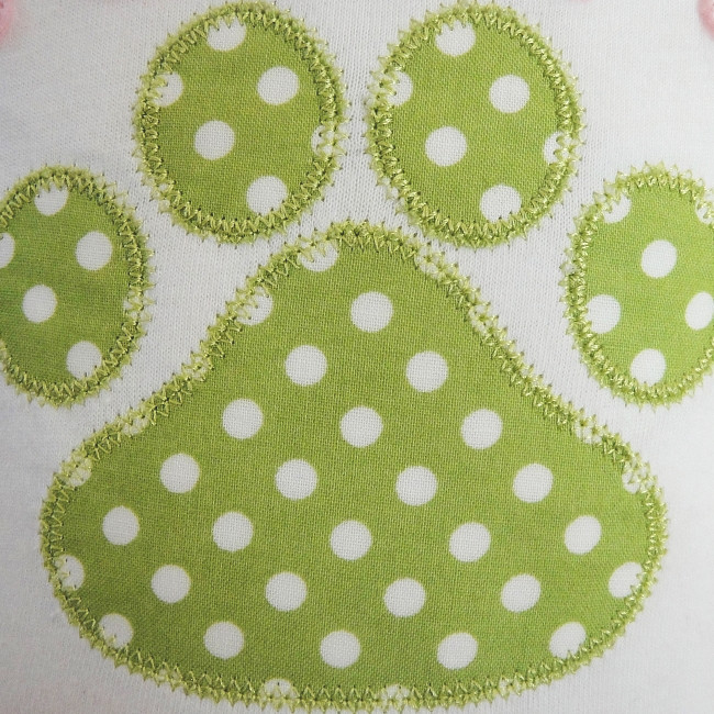 FREE Pet Paw Print Applique Embroidery Machine Design