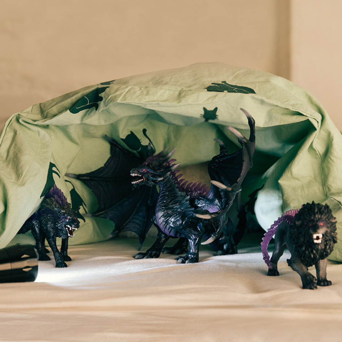Schleich Eldrador - Shadow Wolf 42554 | Discount Toy Co