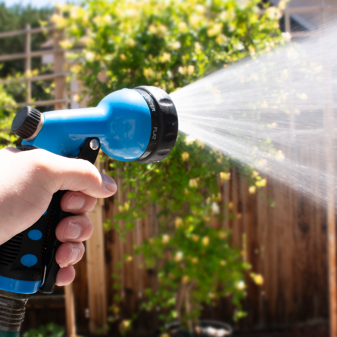 Garden Hose Spraying Water Garden Hose Nozzle, Heavy Duty Metal Spray