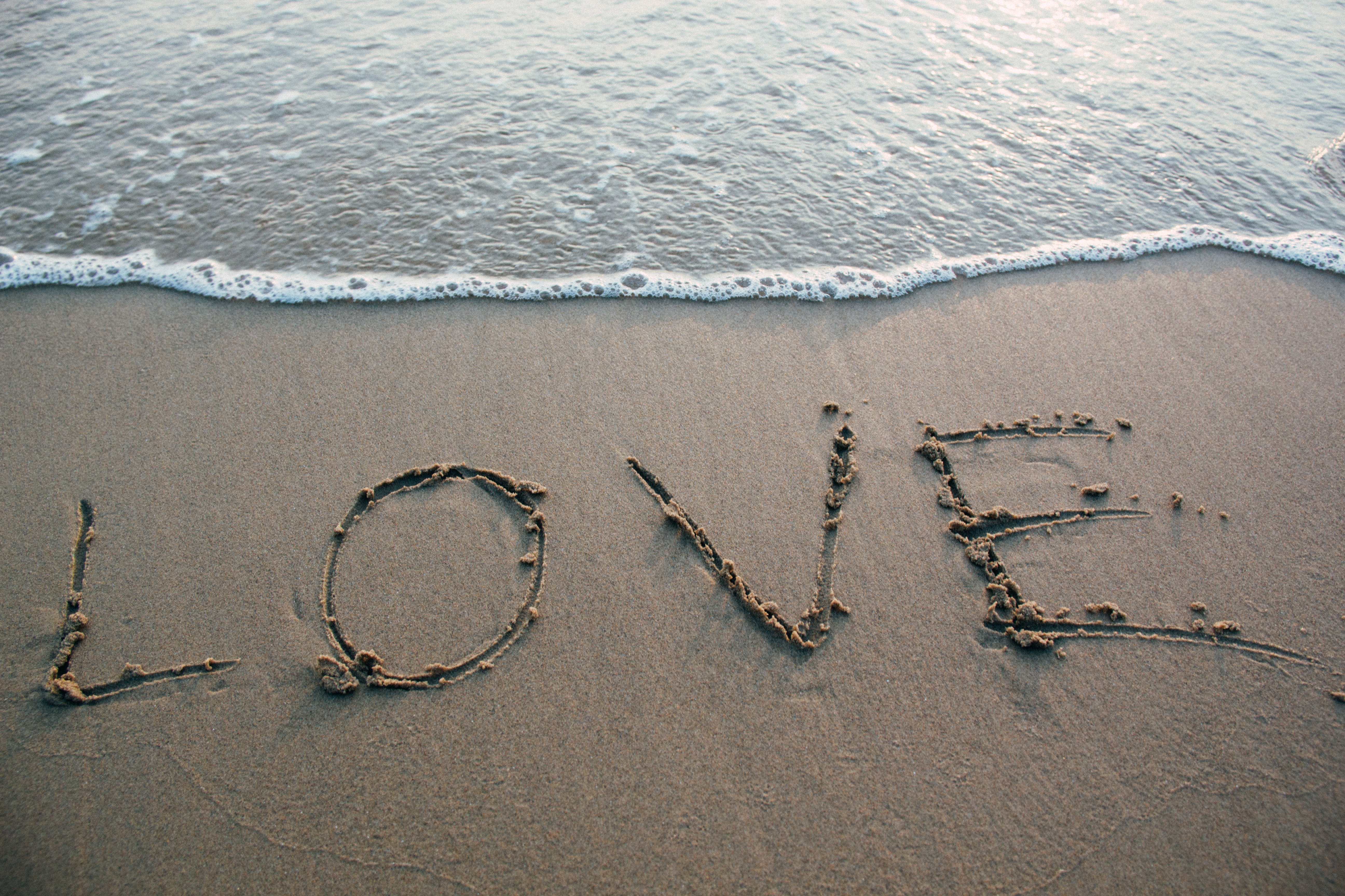 Unbox Love: Elevate Your Valentine's Day with Our Irresistible Hampers ...