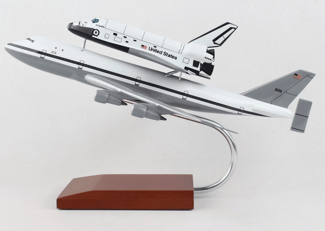 B-747 With Space Shuttle Atlantis Model | Stunning Replica NASA Spacecraft