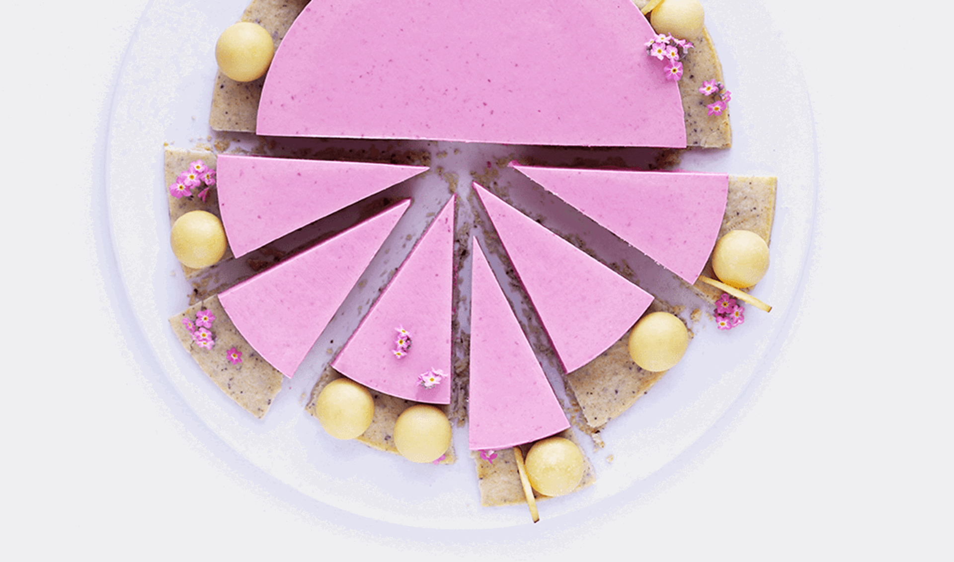 Raspberry mousse cake with peach and licorice - lakridsbybulow.us