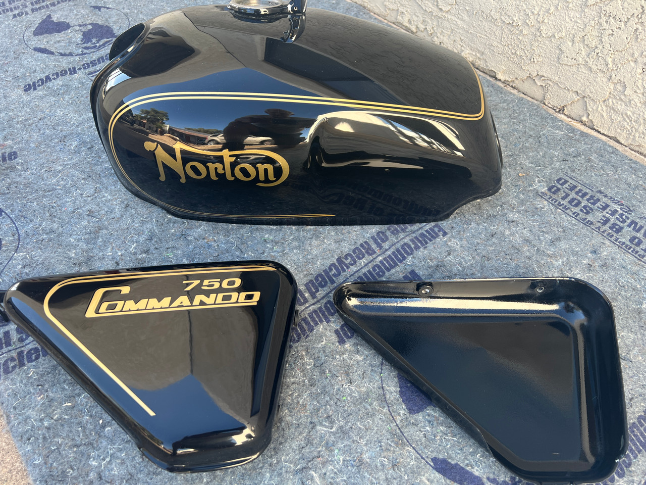 Norton 750 Commando Steel Roadster & Side Cover Set