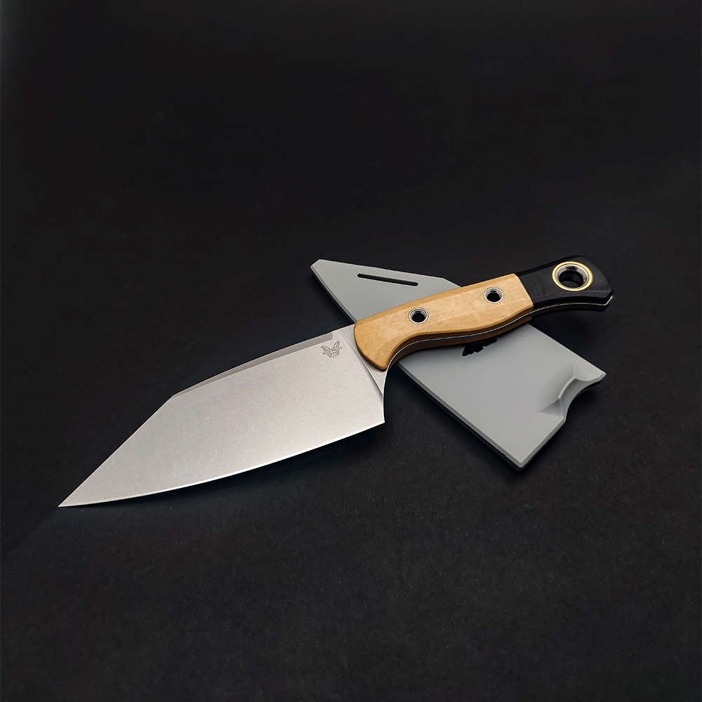 Benchmade - Station Knife (Maple Richlite Handle) in CPM-145