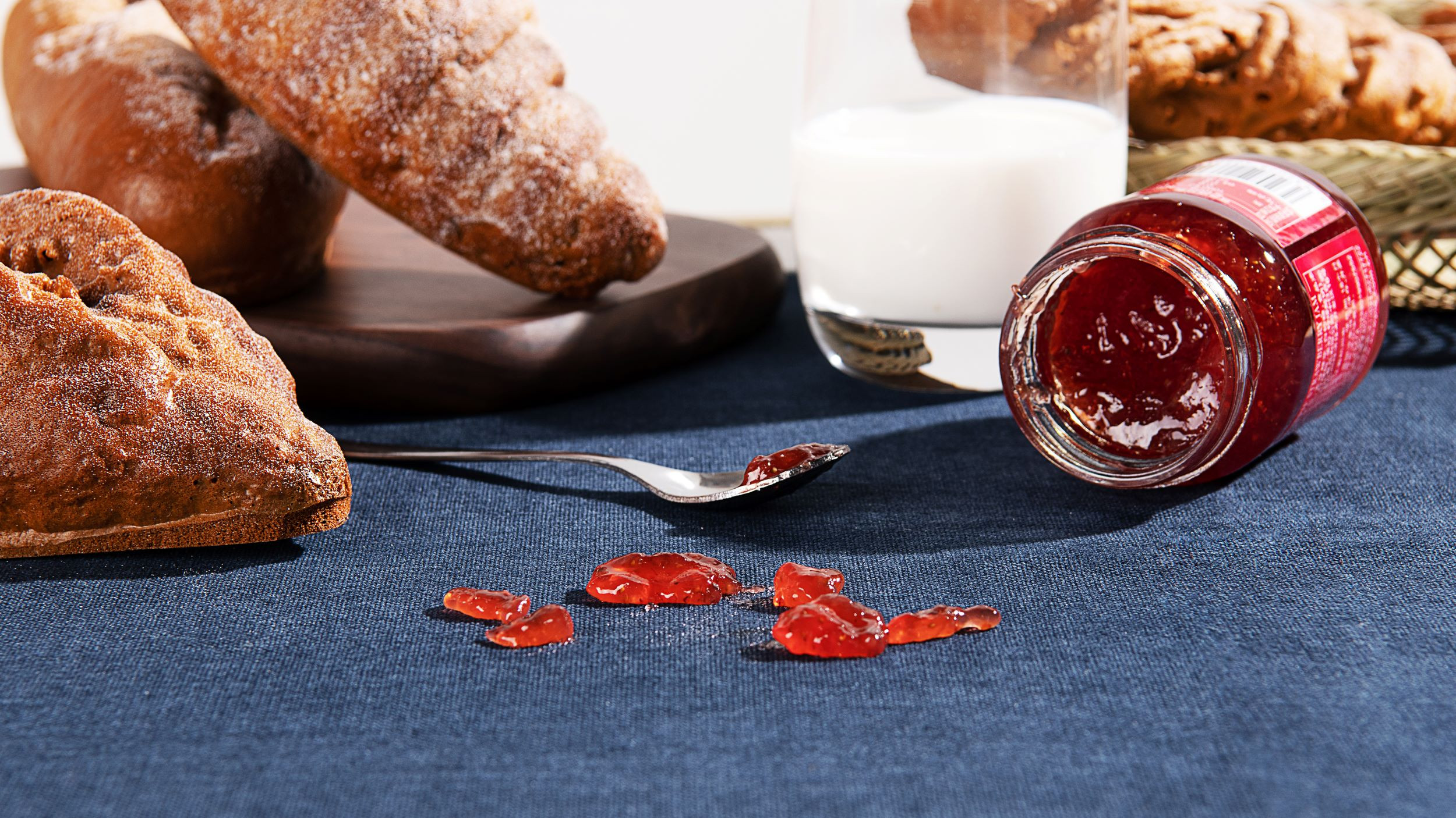 Kiki 36.5" Chesterfield Dog Sofa Bed, Medium, Pacific Blue - Jennifer Taylor Home