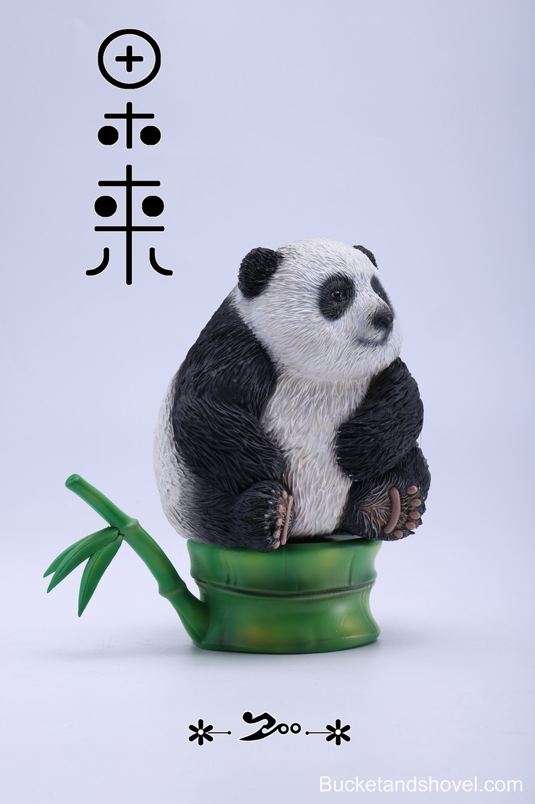 *Pre-order * ZOO Studio Panda Resin Statue - Bucket&Shovel