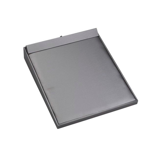 Chain Displays For Showcase