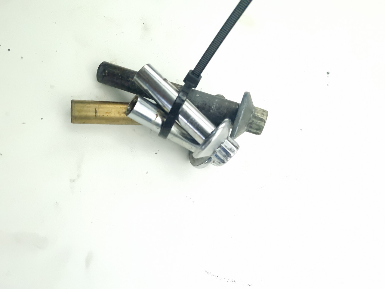 Cylinder head bolts Harley Davidson Dyna Softail tourer 16478-85A ...