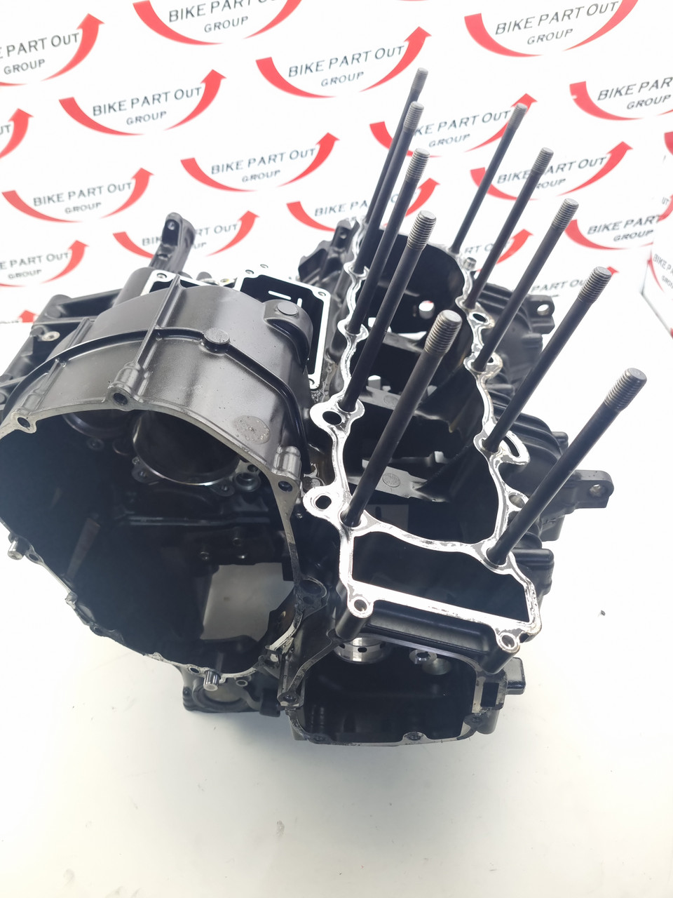Crankcase set pair Yamaha YZF-R1 R1 09-14 14B-15100-08 - Bike Part Out