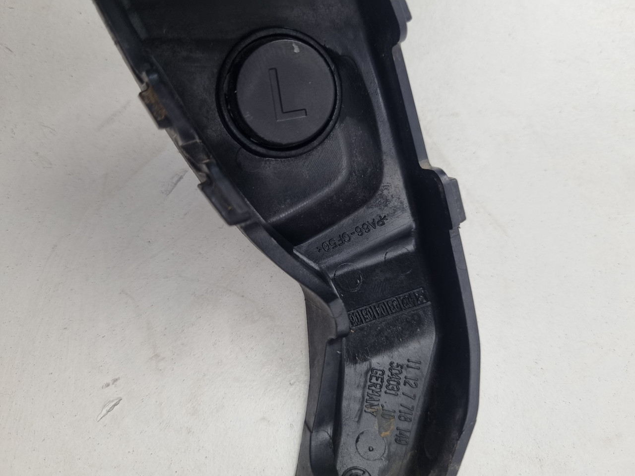 LH Spark plug cover BMW R1200 GS ADV R nineT RT 11127728975 - Bike Part Out