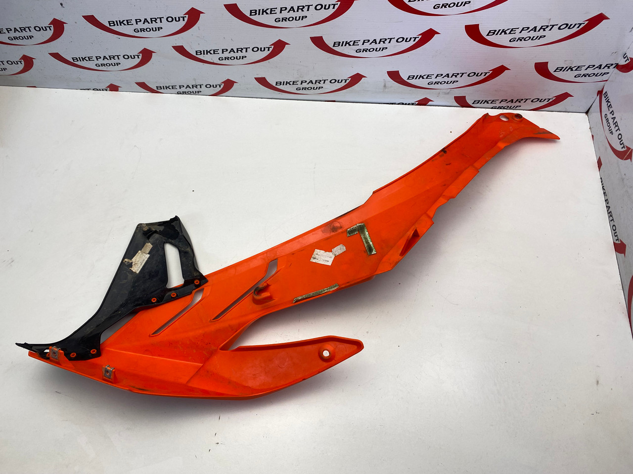 Fuel tank spoiler KTM 790 adventure 19-20 63508051000ABA - Bike Part Out