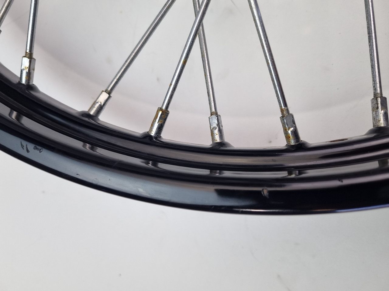 Front Wheel wheel 21 x 2.15 Harley Davidson Dyna Softail 08-17 41325-10 ...