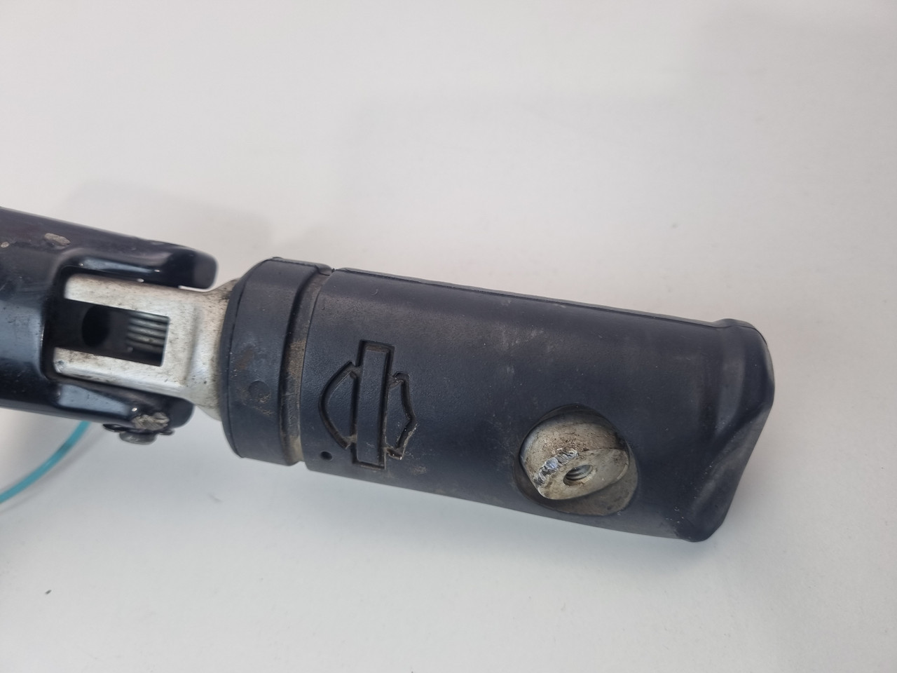 LH Foot peg mount Harley Davidson M8 Softail Standard Breakout Fat bob ...