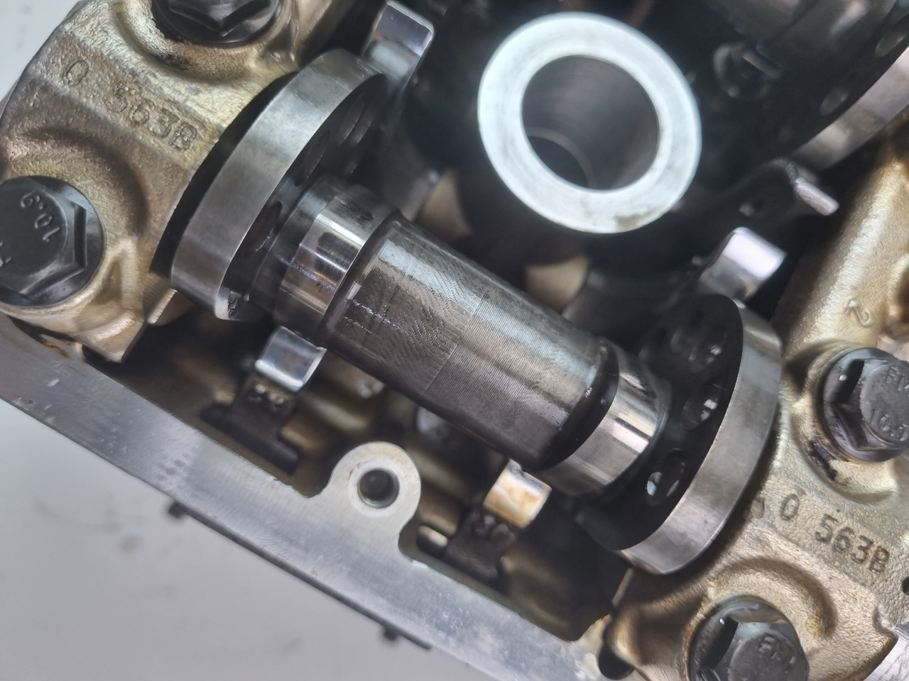 Rear Vertical Cylinder head Ducati Diavel Strada 1200 11-13 30123361A ...