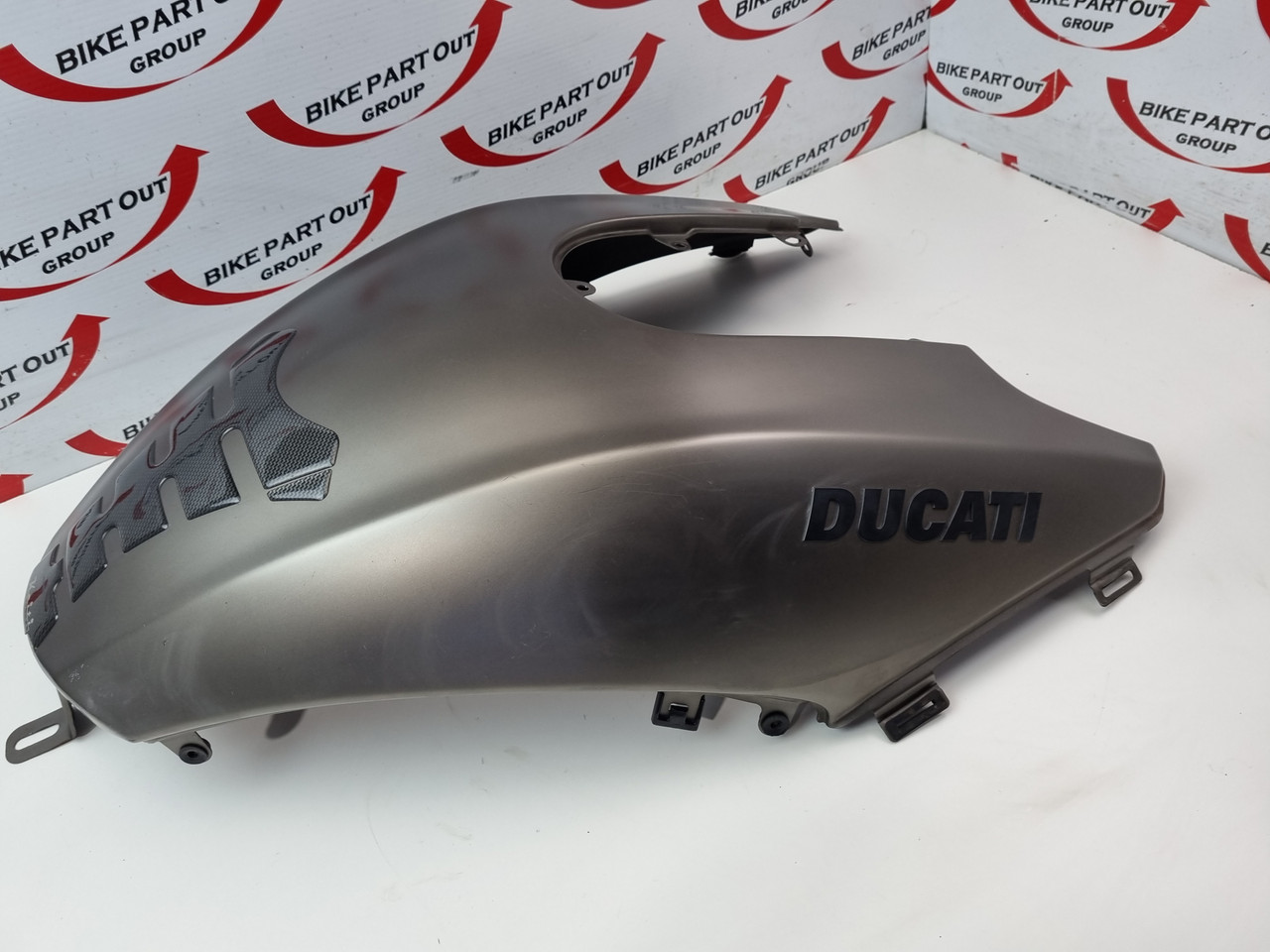 Fuel tank cover Ducati Diavel 1200 Strada 2013 48013191CG - Bike Part Out