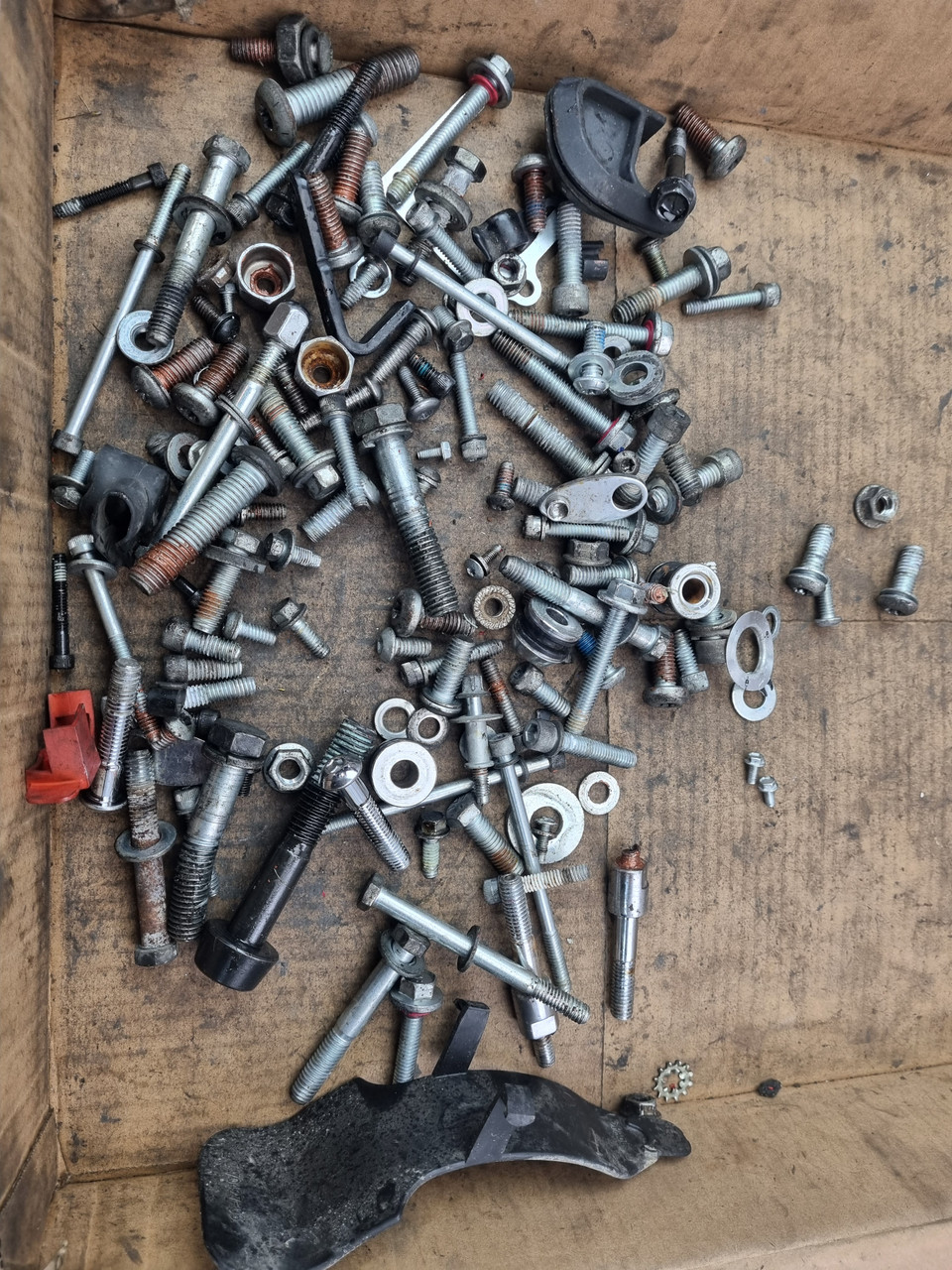 Chassis bolts and bits Harley Davidson Dyna 06-17 - Bike Part Out