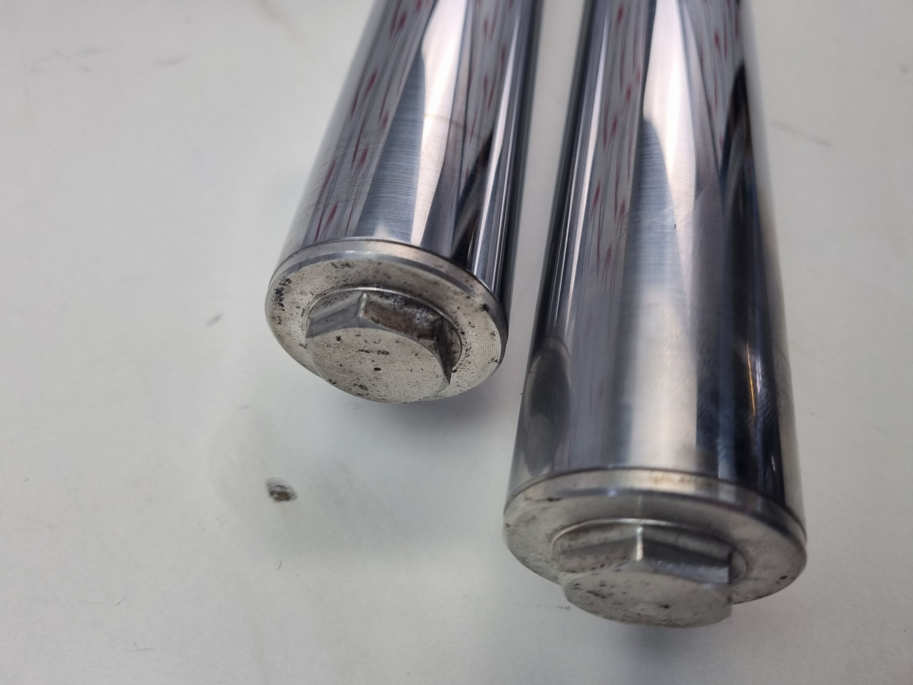 Front forks Triumph America EFI T2040584 - Bike Part Out