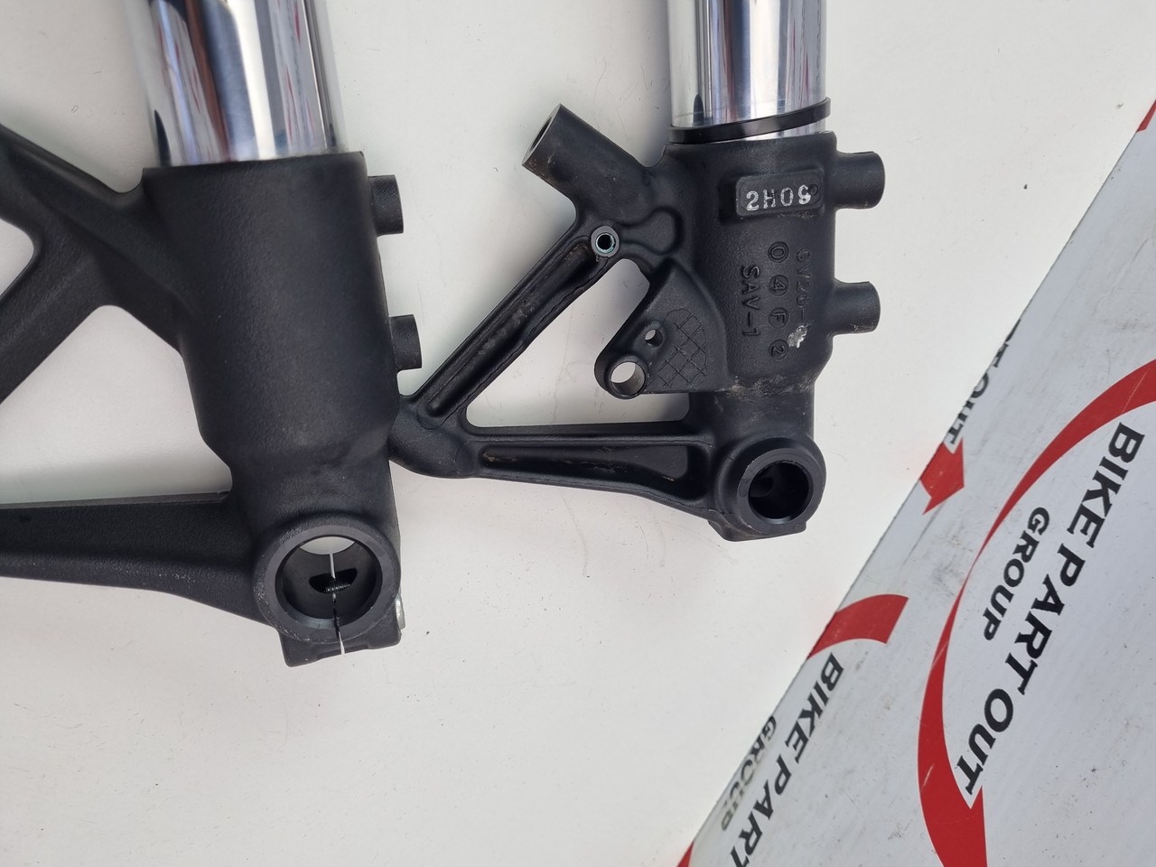 Front forks Triumph Scrambler 1200 XE T2042399 - Bike Part Out