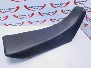Seat Suzuki DRZ250 DRZ 250 01 - On 45100-13EJ0-AZQ - Bike Part Out