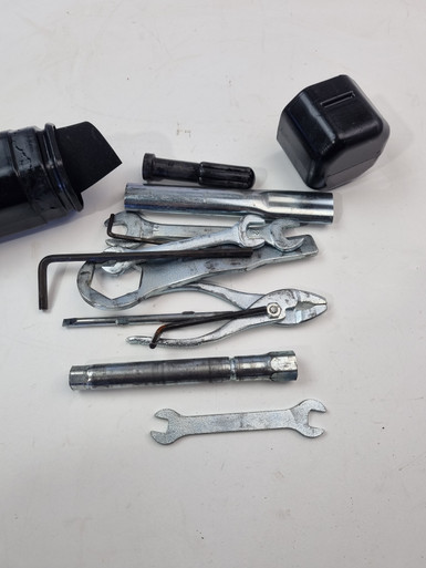 Tool kit Yamaha YZF-R1 R1 09-14 14B-28100-00 - Bike Part Out