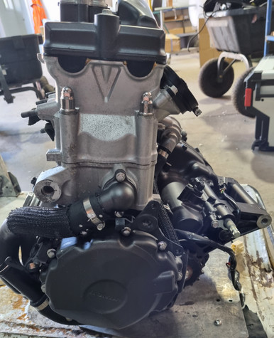 Motor Engine Honda CBR1000RR 2014 www.youtube.com/watch?v=XJPo8Lif2hw ...