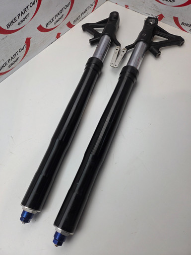 Front Forks Triumph Speed Triple 1050 08-11 T2046204 - Bike Part Out