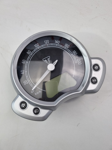 Speedo dash instruments kph Triumph Street Twin T2502545 - Bike Part Out