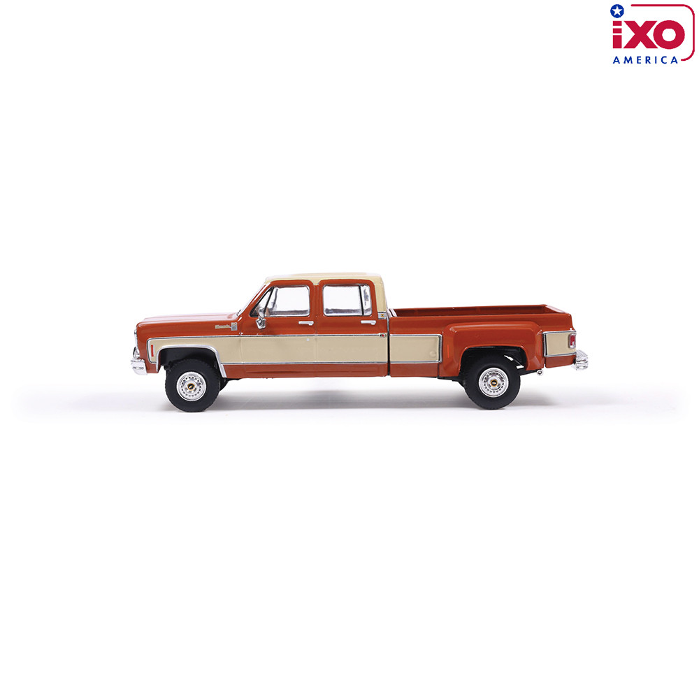 1:64 1975 Chevrolet K30 Crew Dab Dually - Grecian Bronze and Santa Fe ...