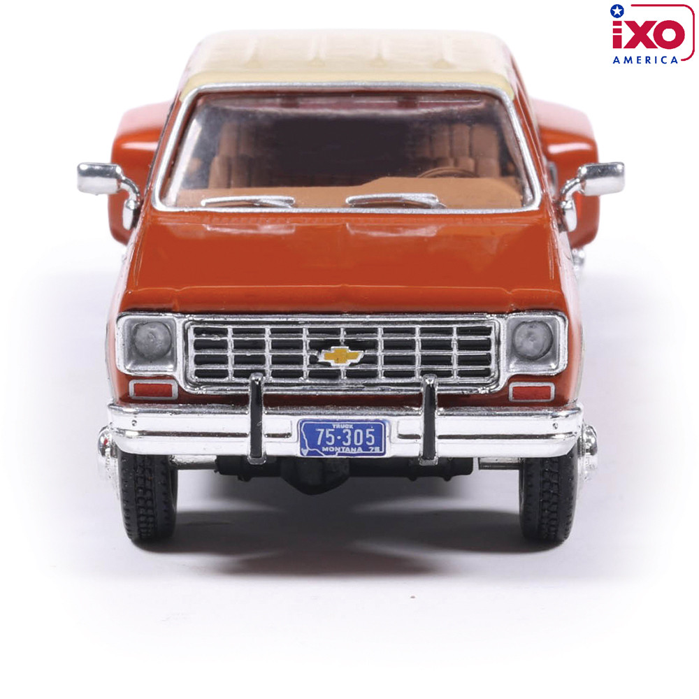 1:64 1975 Chevrolet K30 Crew Dab Dually - Grecian Bronze and Santa Fe ...