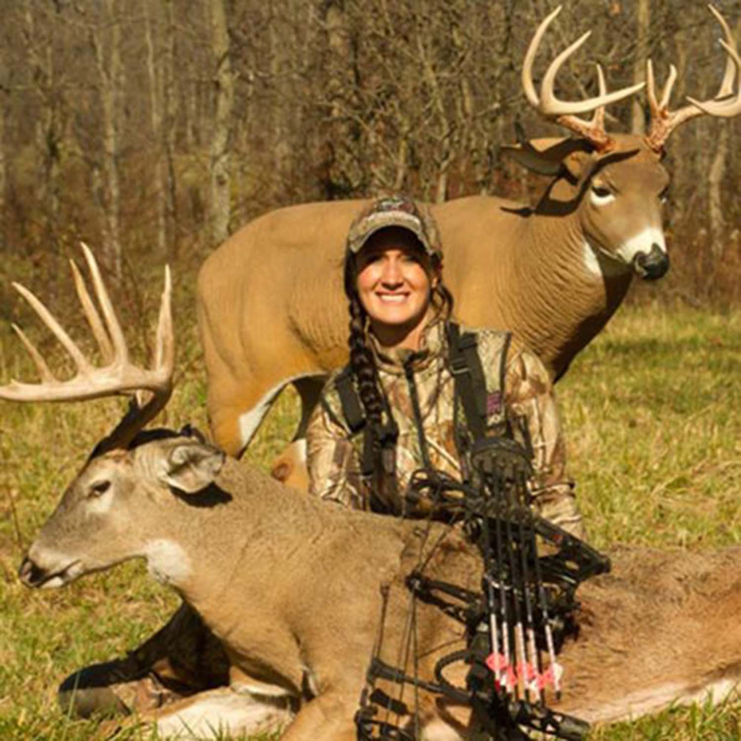 Dave Smith Decoys Posturing Buck Whitetail Deer Decoy | Rogers Sporting ...