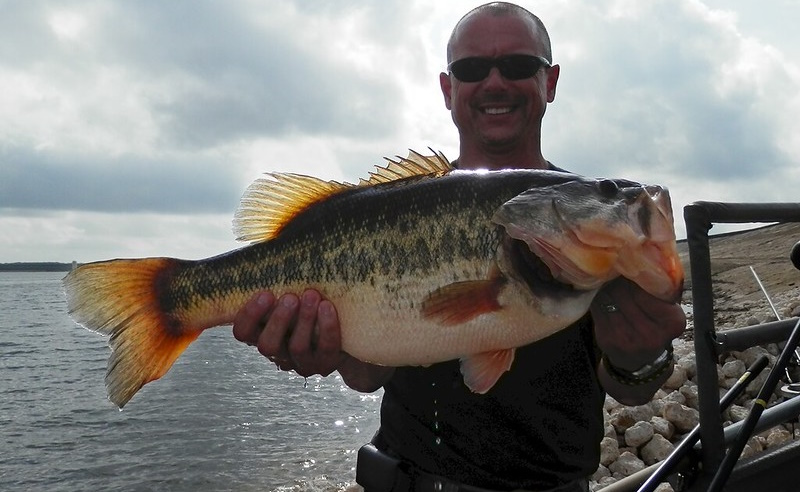 Jig Techniques for Fishing Bass - invasionjigs