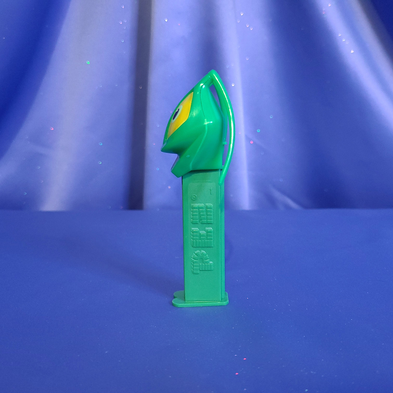 Bugz "Jumpin' Jack the Grasshopper" Candy Dispenser by PEZ (L). - Now ...