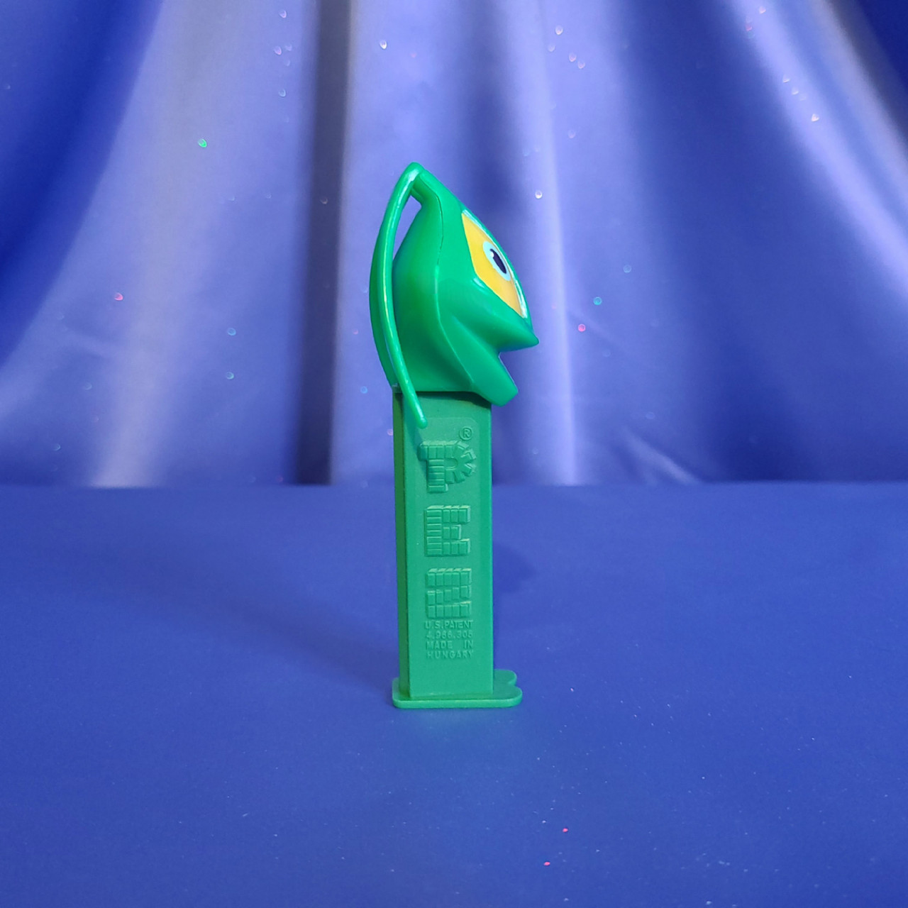 Bugz "Jumpin' Jack the Grasshopper" Candy Dispenser by PEZ (L). - Now ...