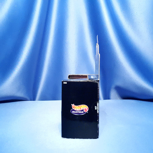 Hot Wheels Collectibles Rareflow Custom Car with Case (Red) by Mattel ...