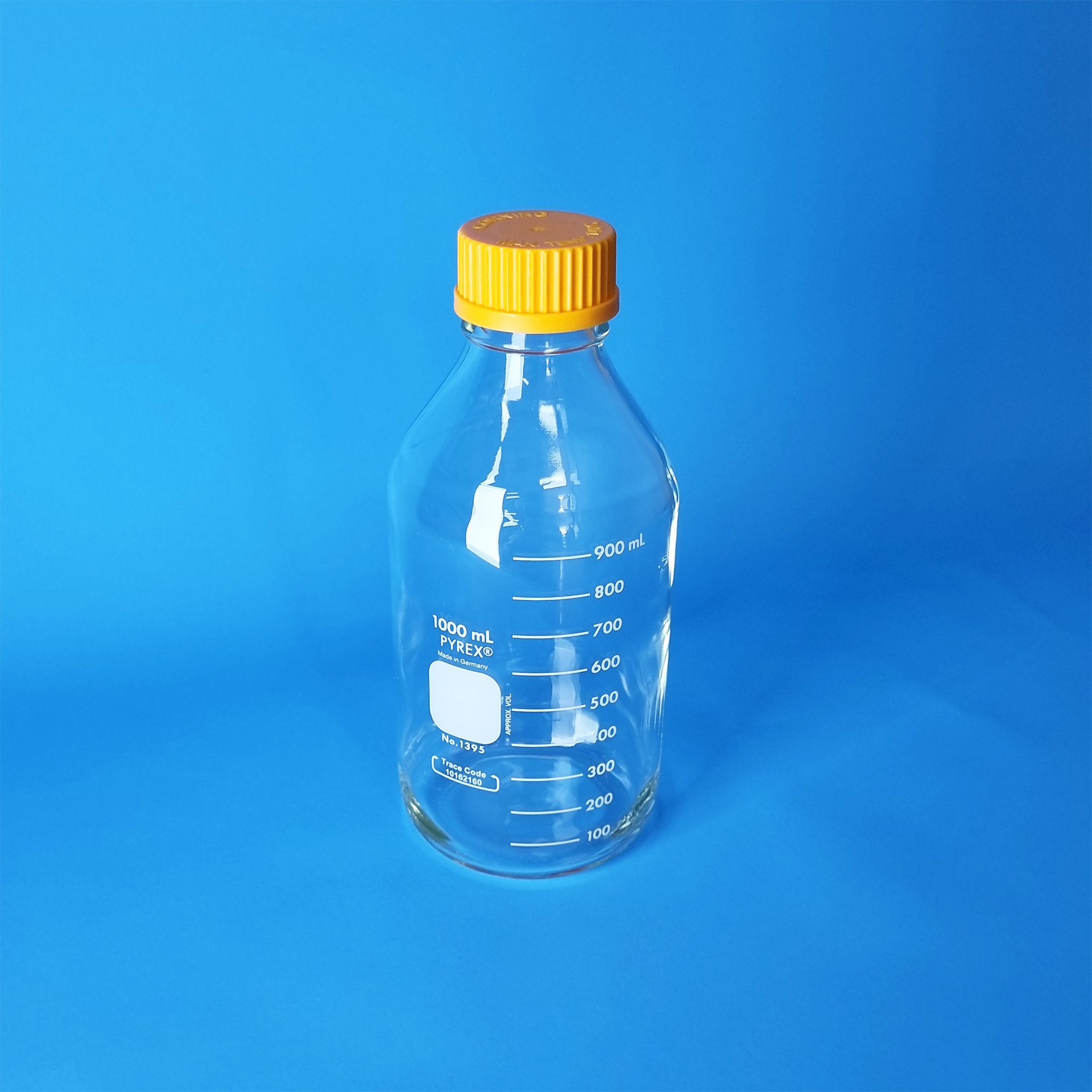 PYREX® Heatproof Glass Media Bottle, GL45 Screw Cap, 1000ml - Buy Online.