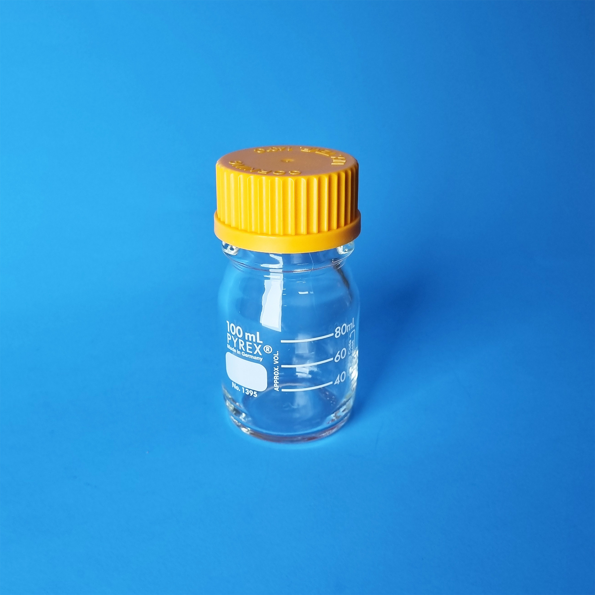 Screw Cap Laboratory Bottles for Sample Storage | LabDirect