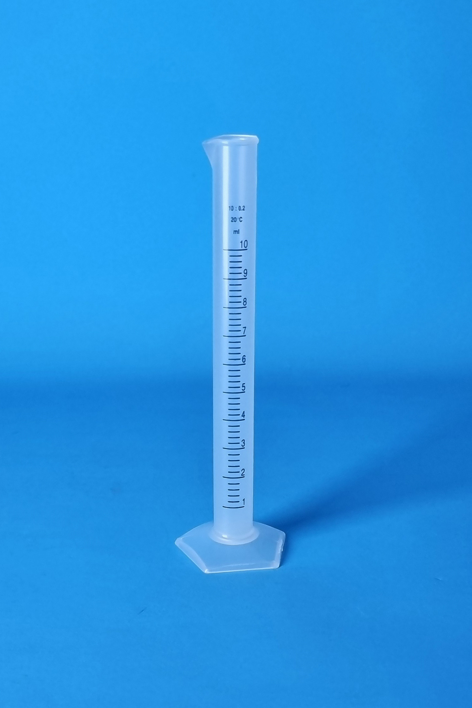 Plastic Measuring Cylinders for Laboratory Accuracy | LabDirect