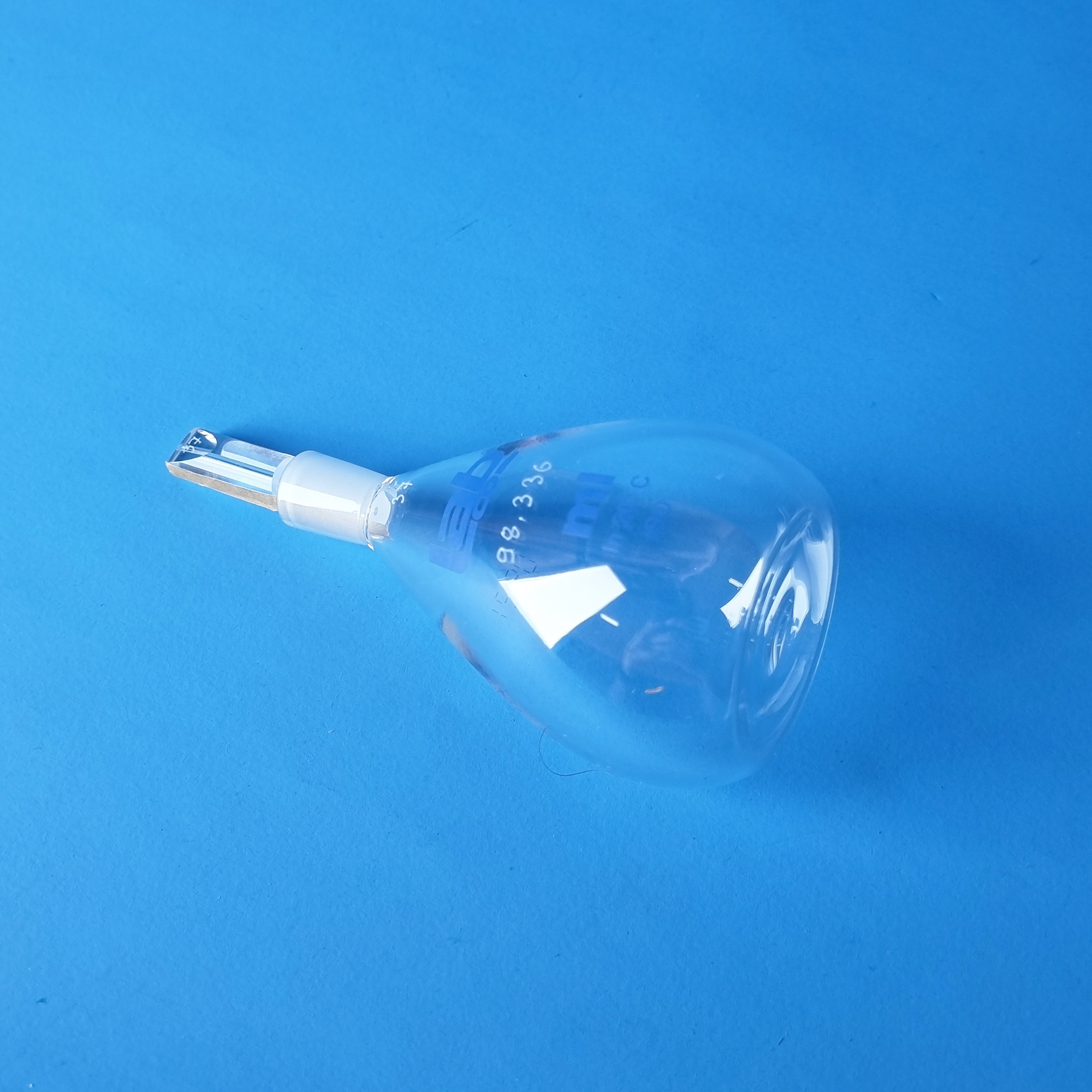 Density Bottles for Precise Laboratory Measurements | LabDirect