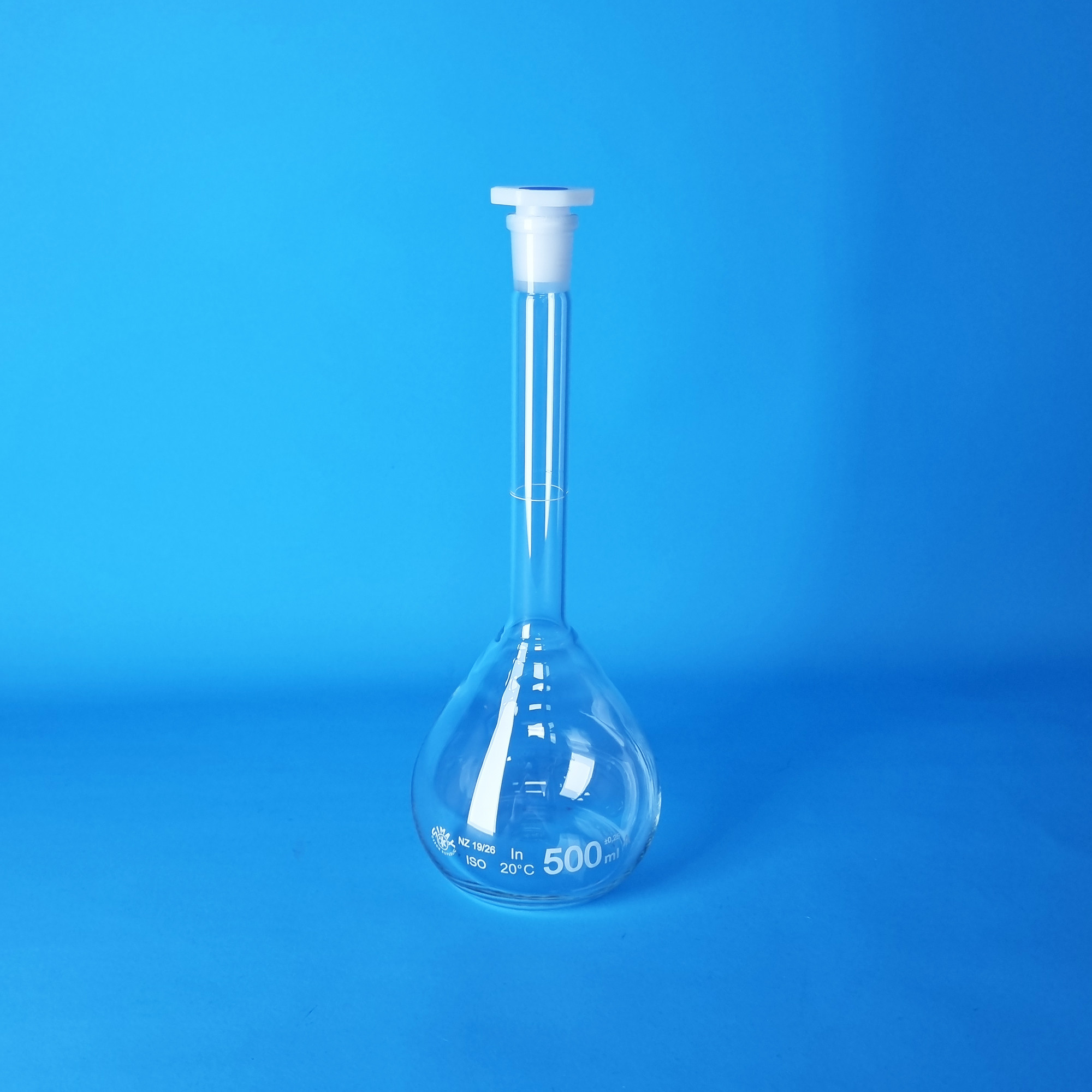 Volumetric Flasks for Accurate Measurements | LabDirect