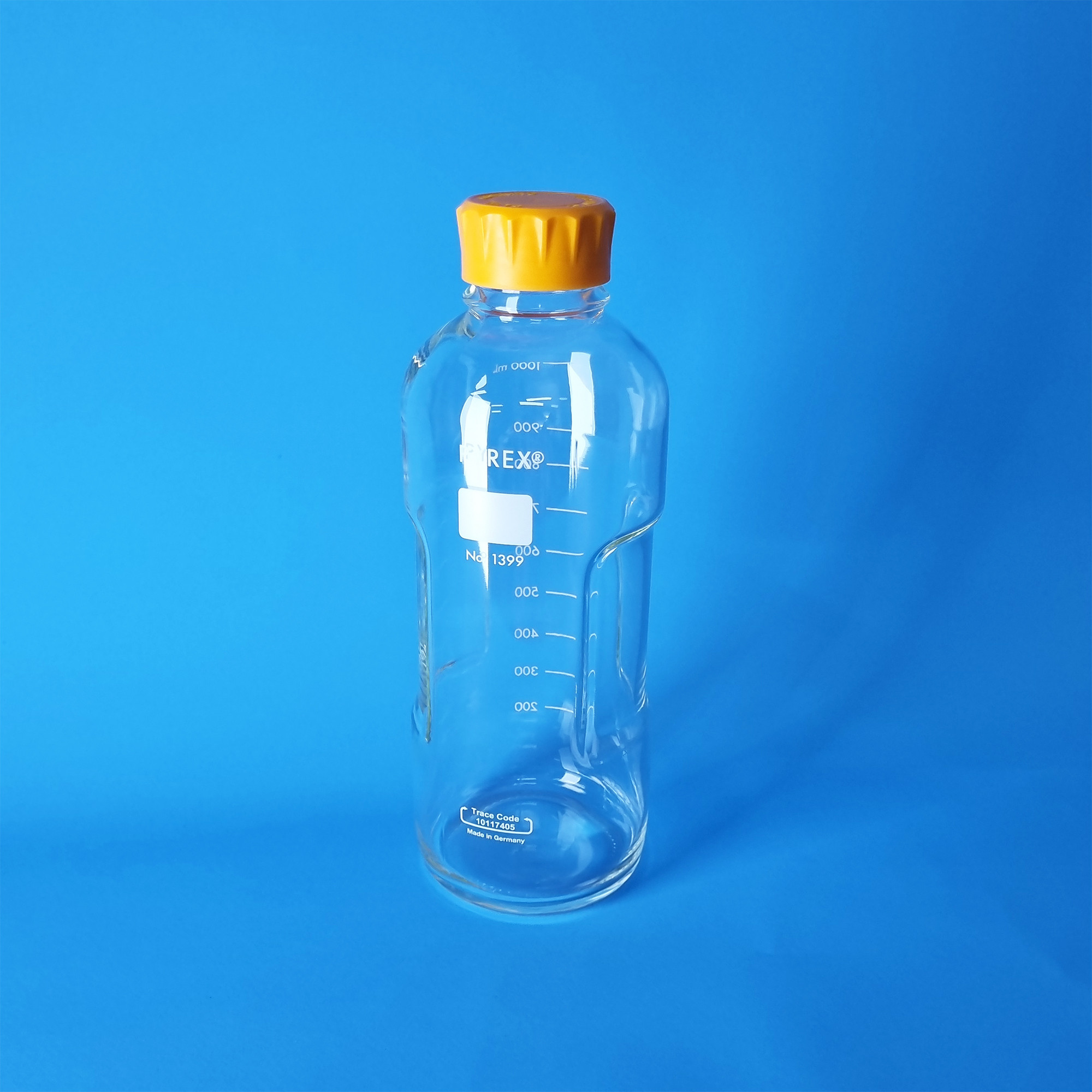 PYREX® Heatproof Slim Lab Bottle, 1000ml - LabDirect