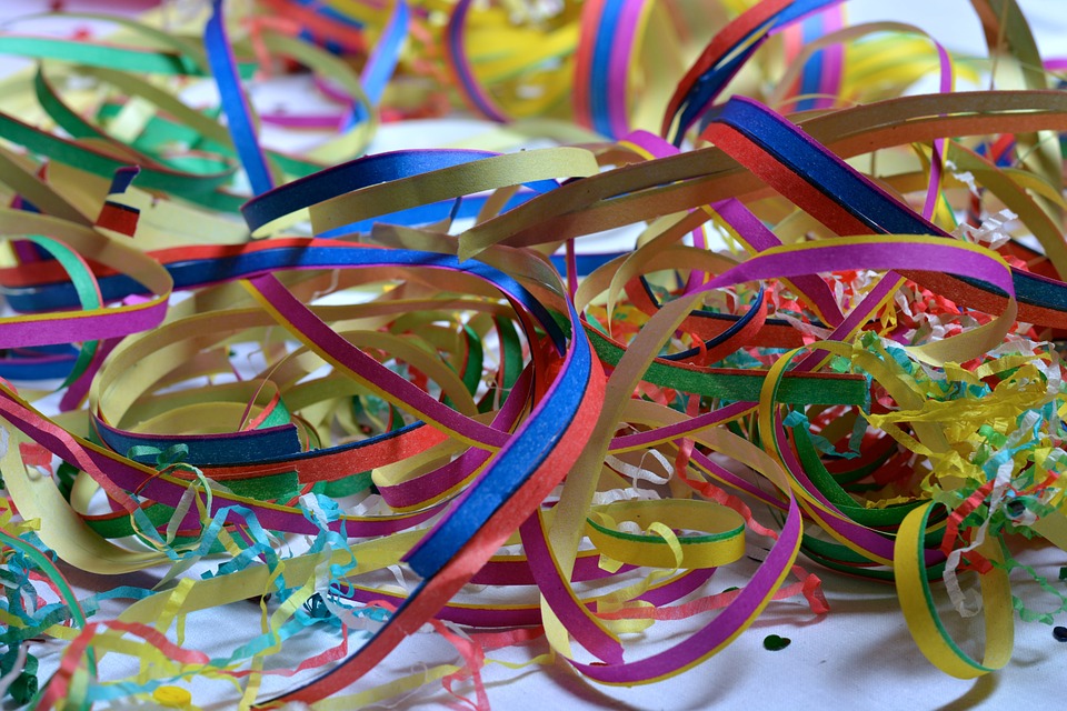 How Do Confetti Cannons Work? - confettisupermarket.com