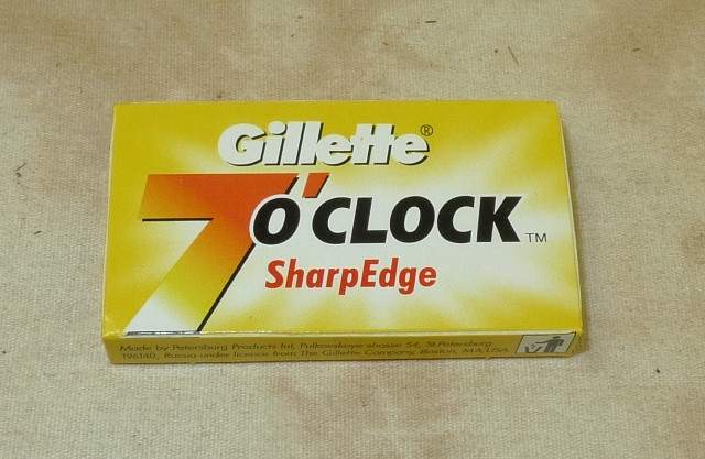 Gillette 7 O'Clock double edge razor blades Yellow - The Golden Nib