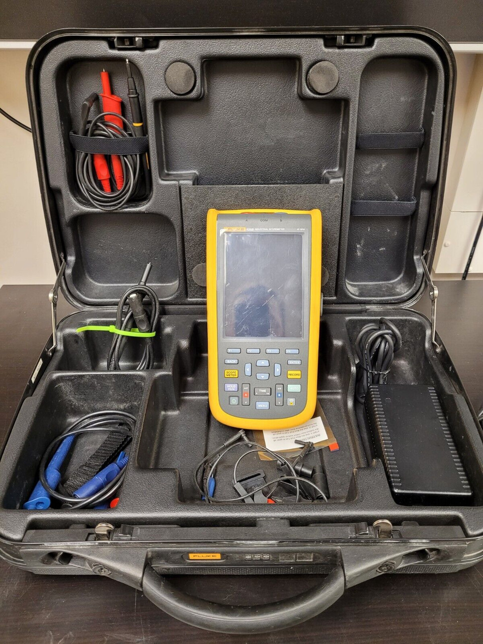 Fluke 125B Kit Scopemeter Handheld Oscilloscope 40Mhz Power Quality Bus ...