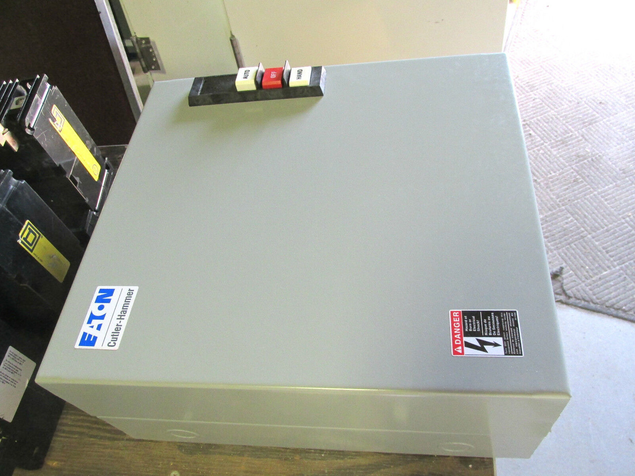 Cutler-Hammer / Eaton Lighting Contactor And Enclosure 120V Ecc04C1E7A ...