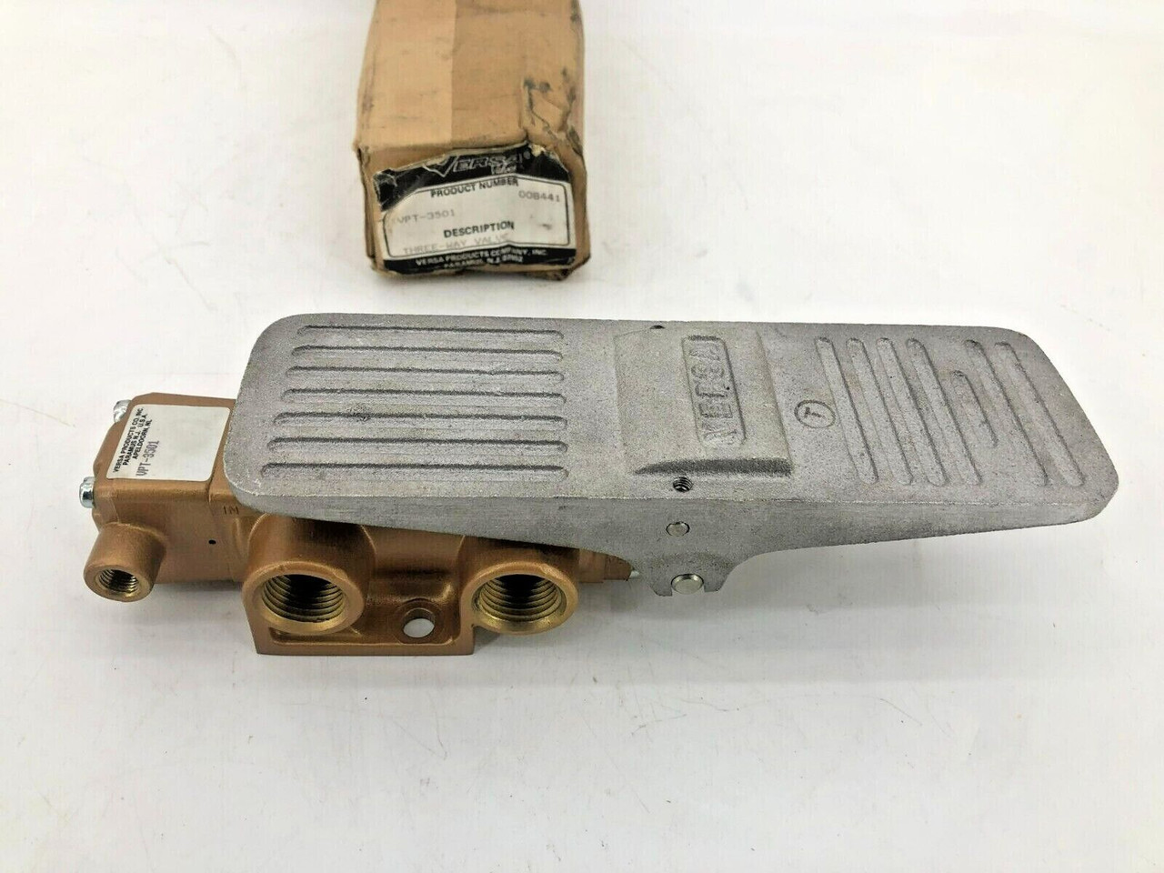 Versa Valves Vpt-3501 Three-Way Valve 1/2" Body - Industrial Lynx