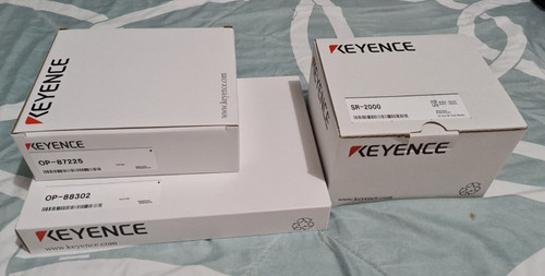 Keyence Sr-2000 Barcode Reader Scanner Vision Whit Cables - Industrial Lynx