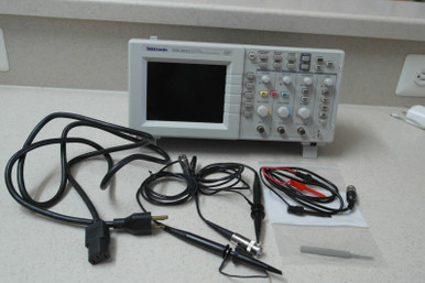 Tektronix Tds2012 100Mhz 2 Ch Color Oscilloscope In Excellent Condition ...